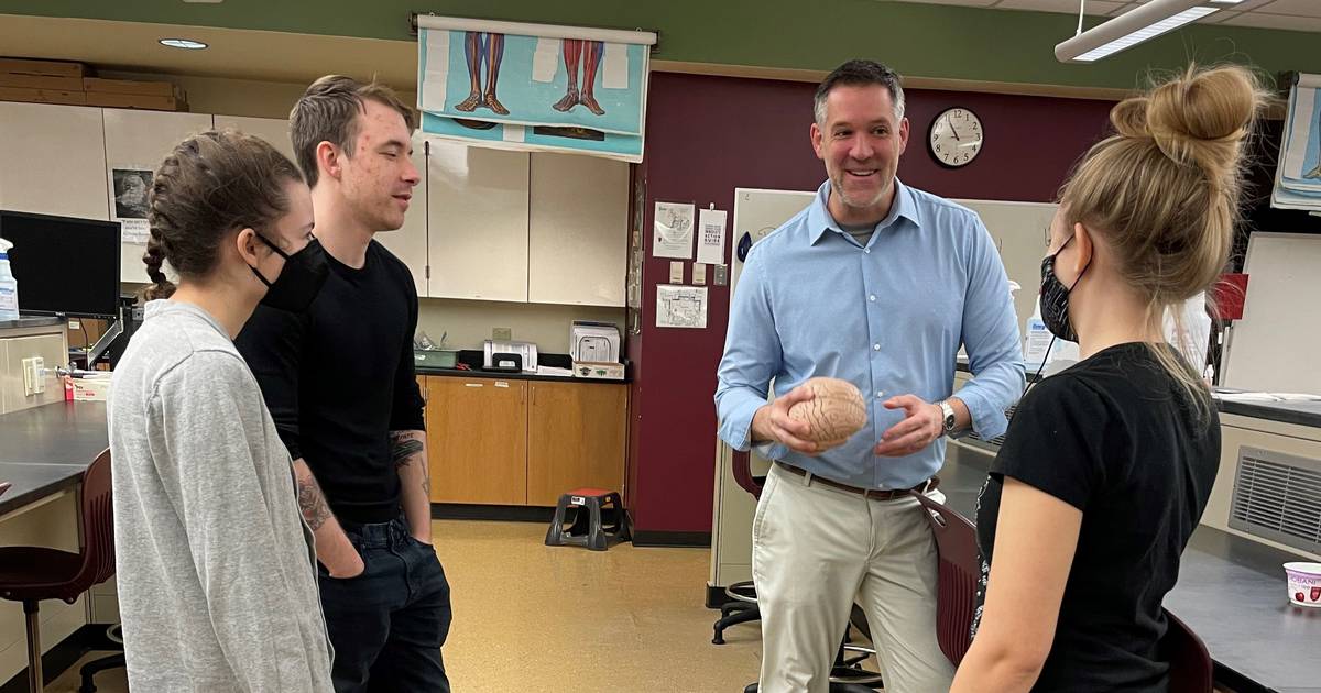 IVCC instructor recognized for 15 years as Phi Theta Kappa chapter ...