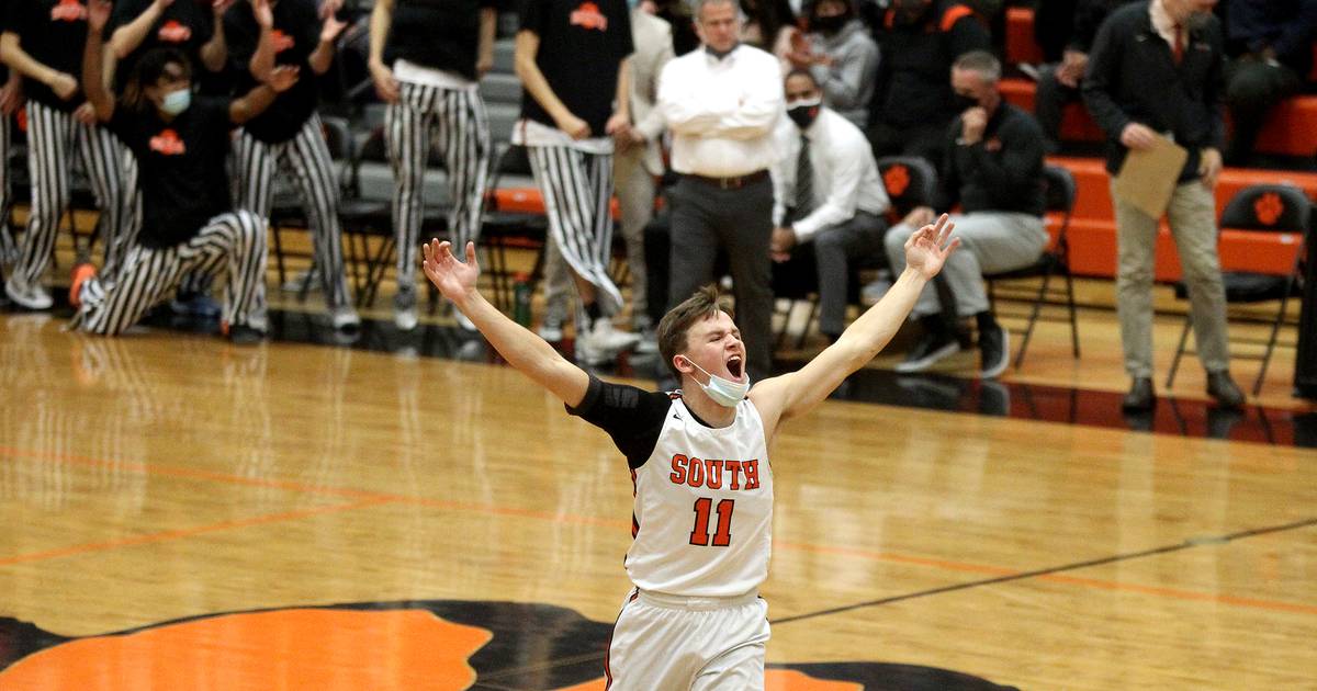 Photos: Wheaton Warrenville South vs. Wheaton North Boys Basketball – Shaw Local