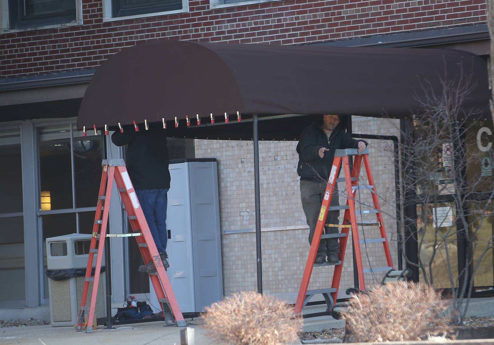 Photos: Crews work to reopen Peru hospital – Shaw Local