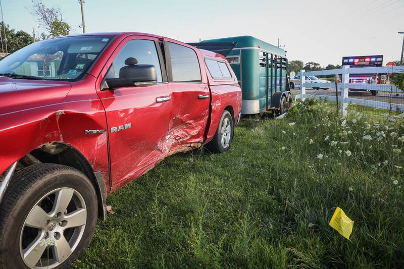 Marengo crash involving horse trailer sends two to hospital – Shaw Local