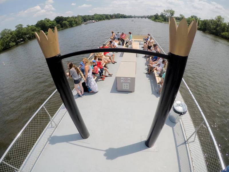 Rollin' on the Fox River again as paddlewheel riverboats in St. Charles ...