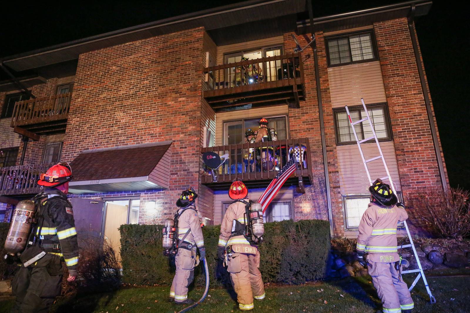 Huntley apartment evacuated in balcony fire – Shaw Local