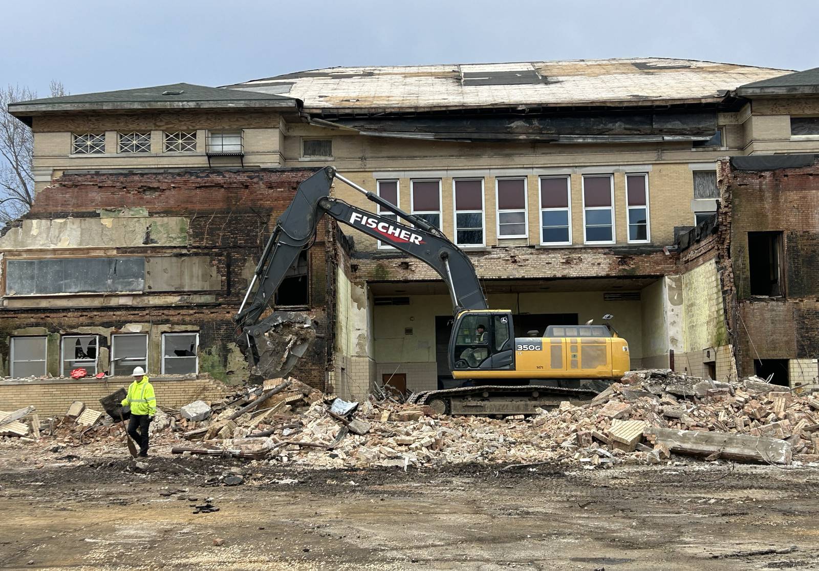 Photos: Congress School demolition begins – Shaw Local
