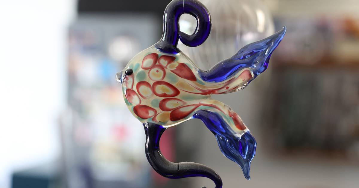 Photos: Glass Artist Sets to Open Store – Shaw Local