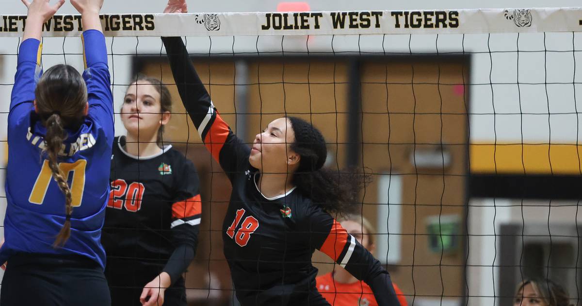 Photos: Plainfield East vs. Joliet Central Girls Volleyball – Shaw Local