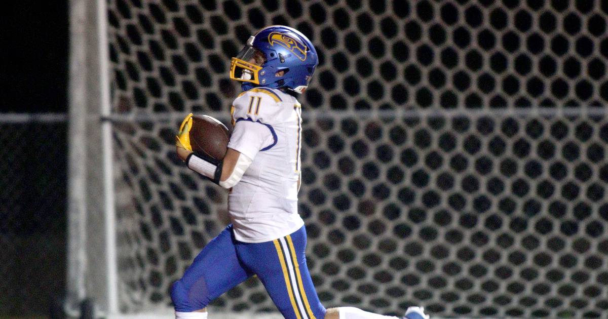 Sandwich football vs. Johnsburg score, news, kickoff, live coverage ...