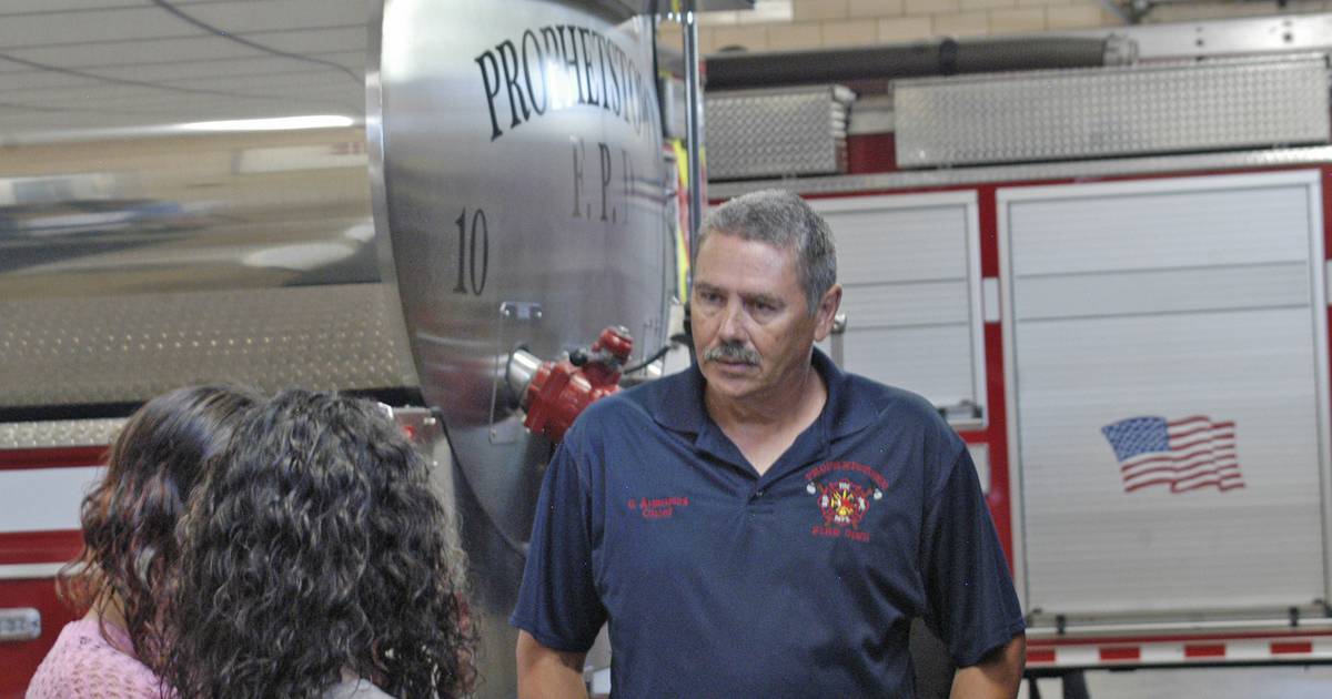After four decades in command, Fire Chief Armstrong says ‘goodbye’ to ...