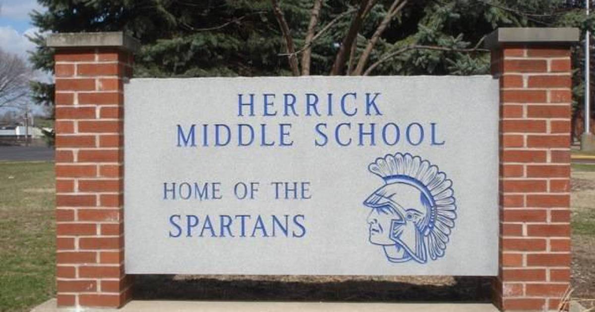 Dist. 58 still bringing students back in hybrid model, cautions return ...