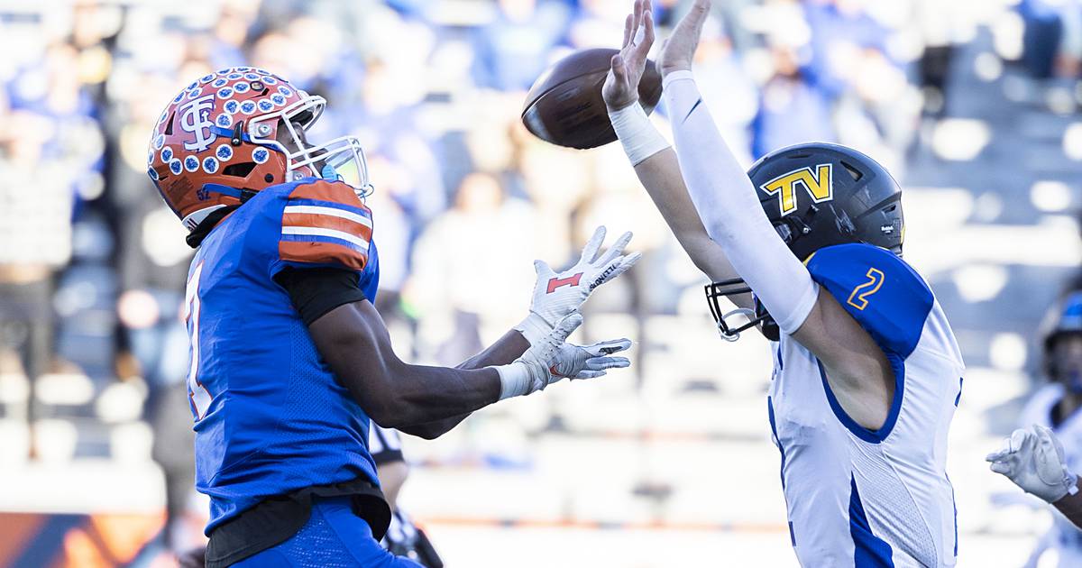 Photos: Tri-Valley vs. St. Teresa in Class 2A football state ...