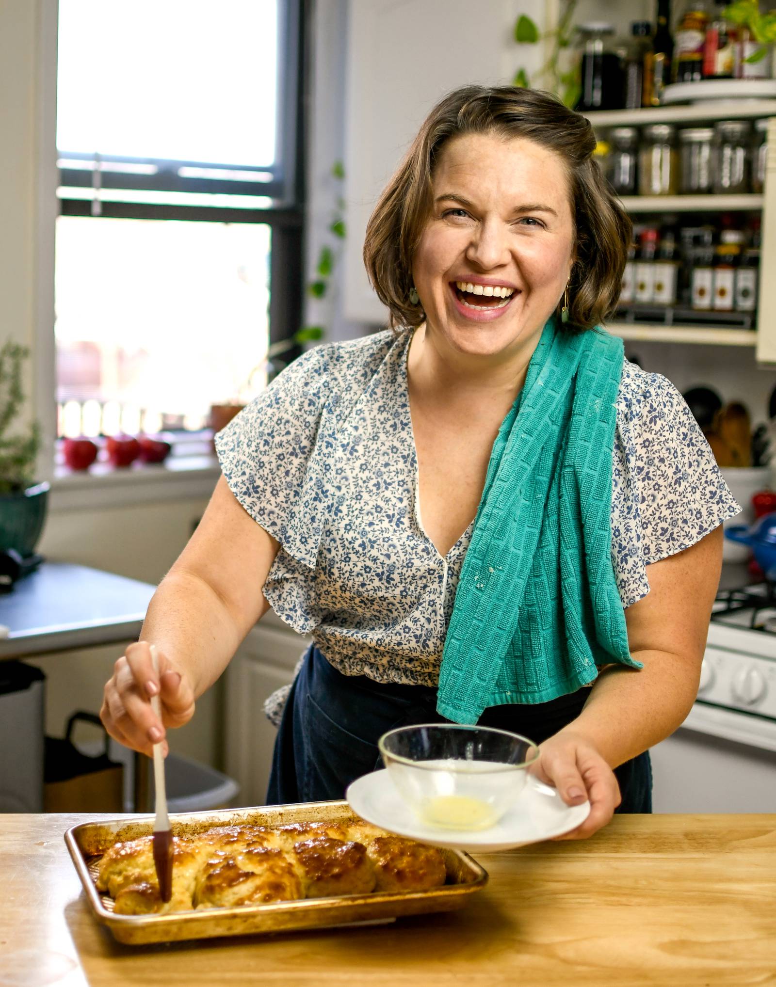 Sarah Beth Tanner Stars in Always...Patsy Cline and Teaches Biscuit ...