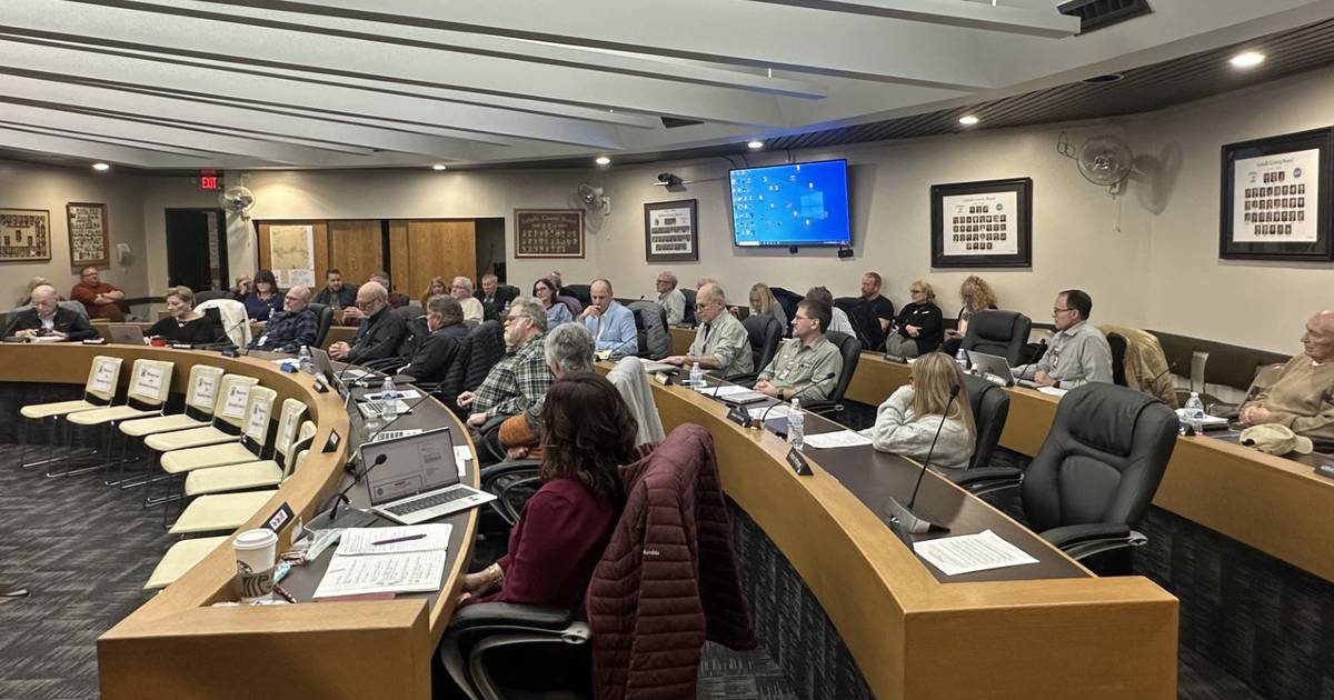 La Salle County’s resolution for a possible migrant drop-off raises no ...