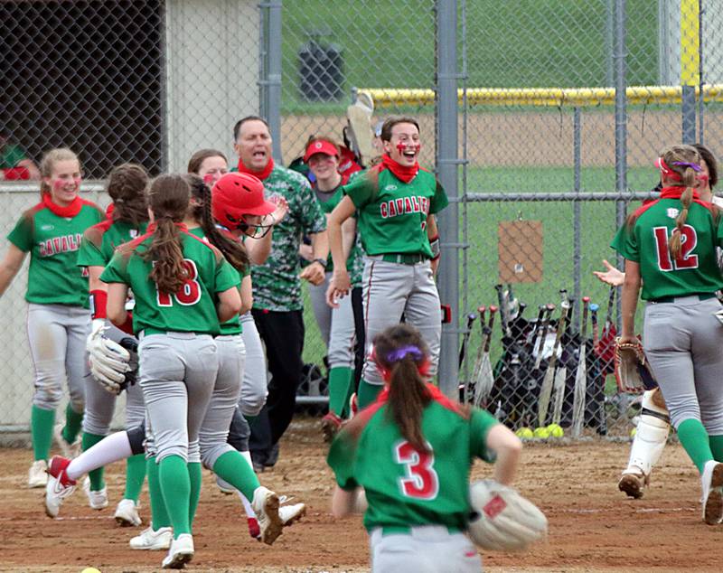 Photos: L-P vs Ottawa softball – Shaw Local