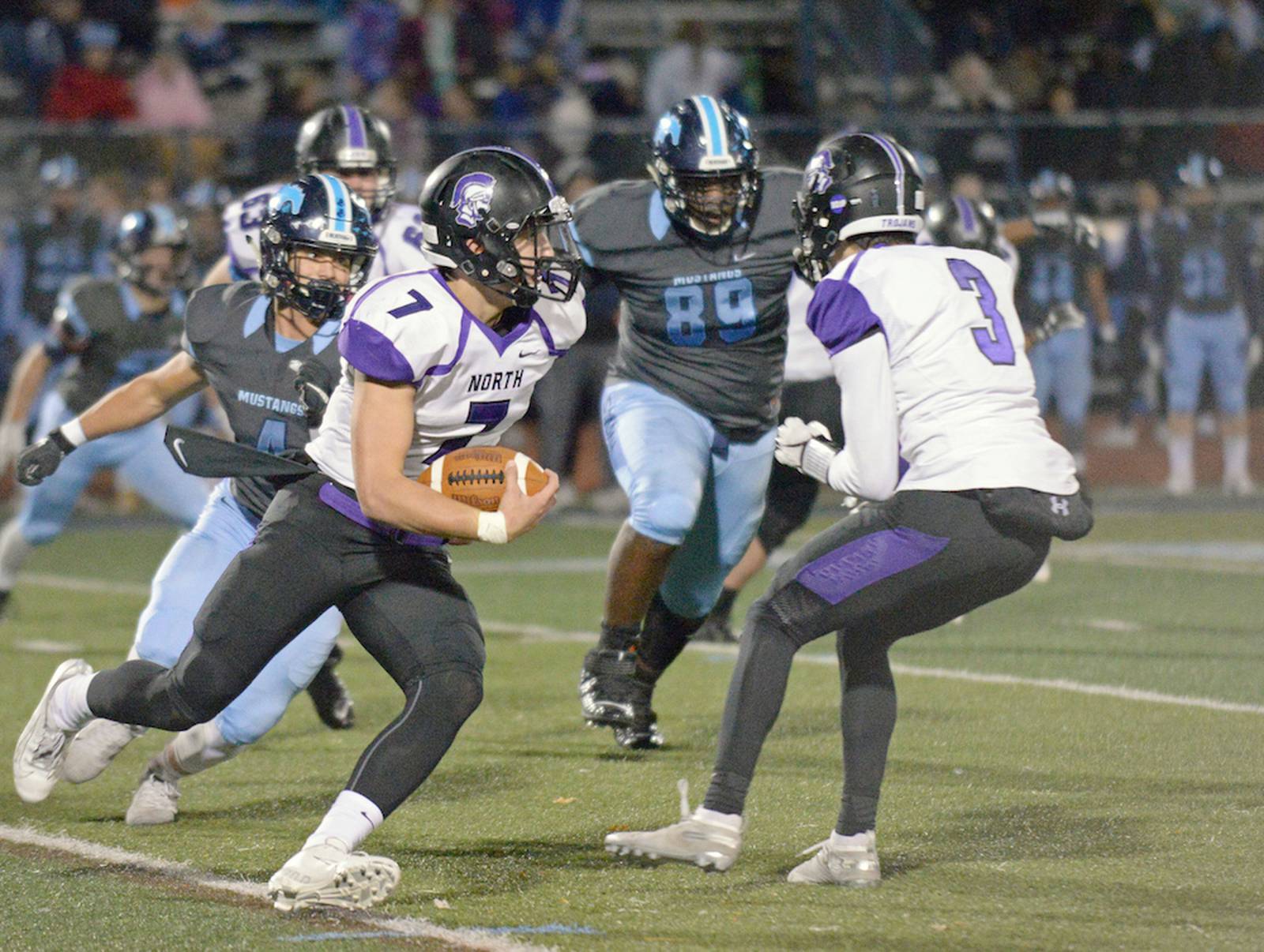 Live coverage: Downers Grove North at Maine West football – Shaw Local