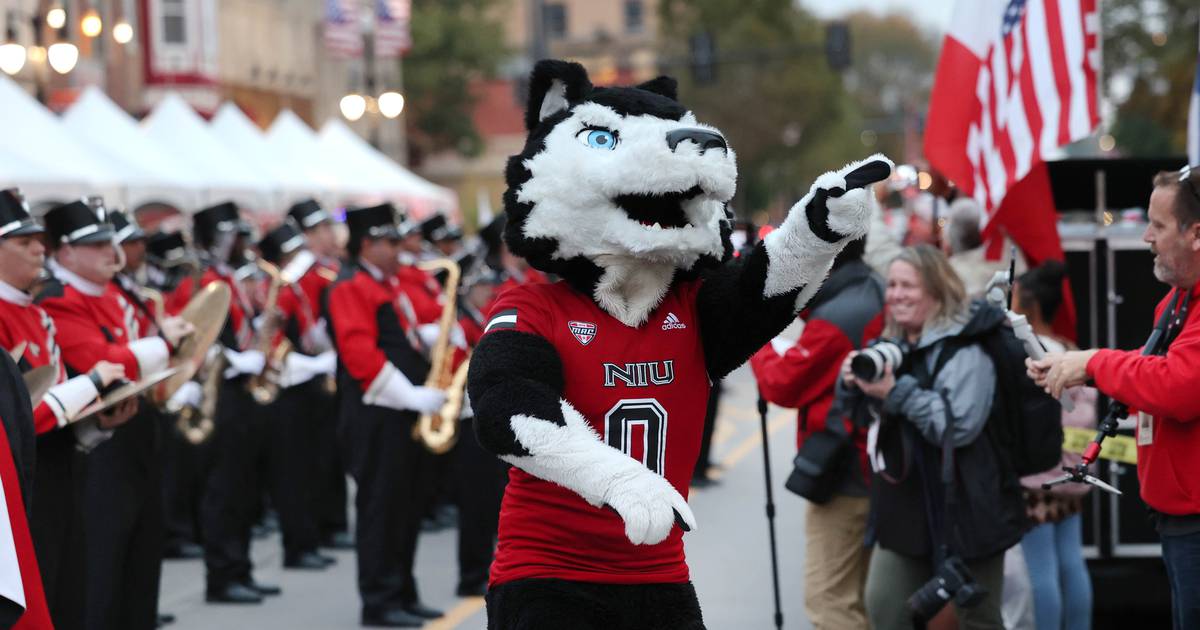 Photos: NIU celebrates homecoming with block party in downtown DeKalb ...