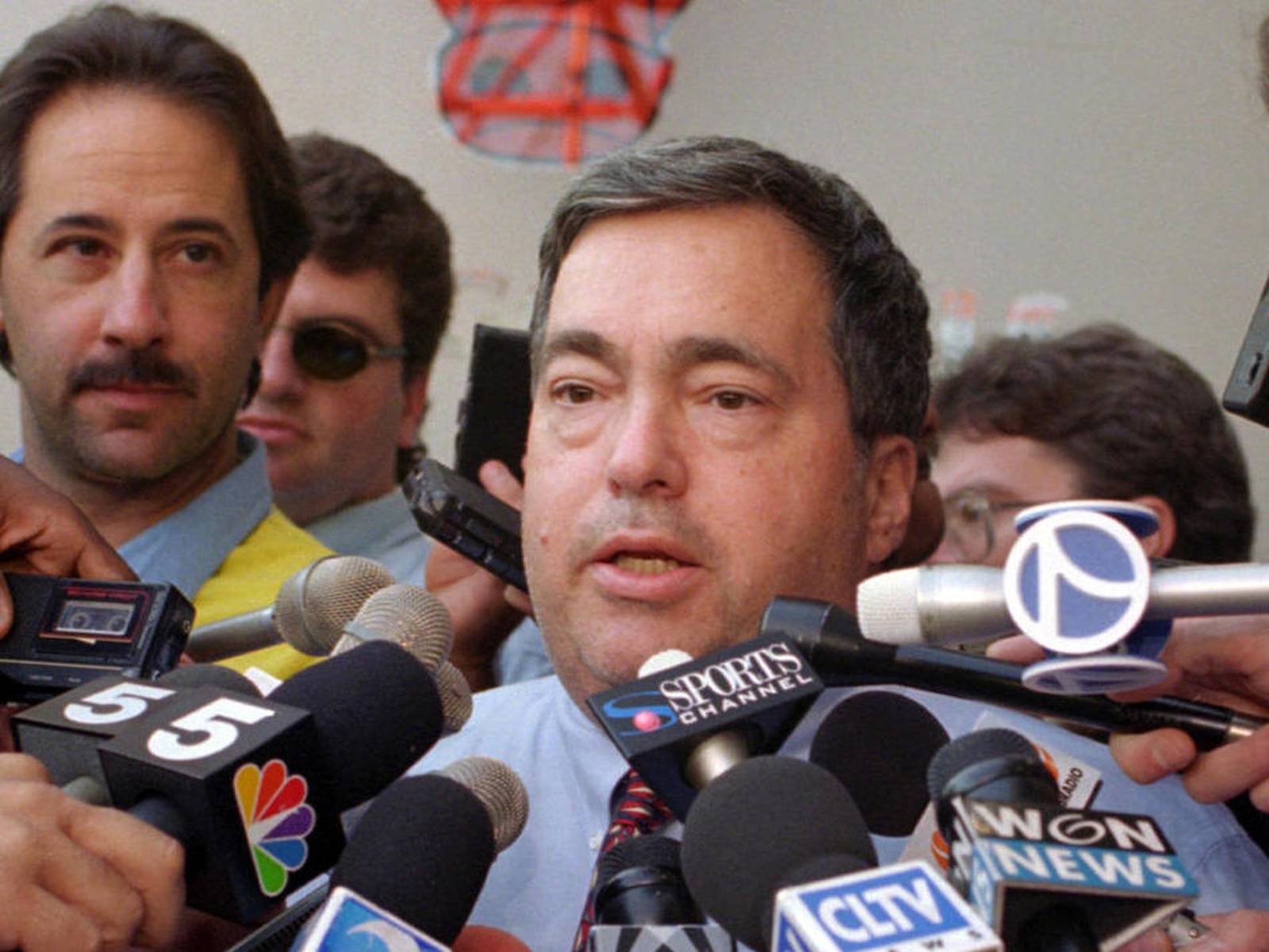 Jerry Krause, Bulls' GM during 1990s dynasty, dies at 77 – Shaw Local