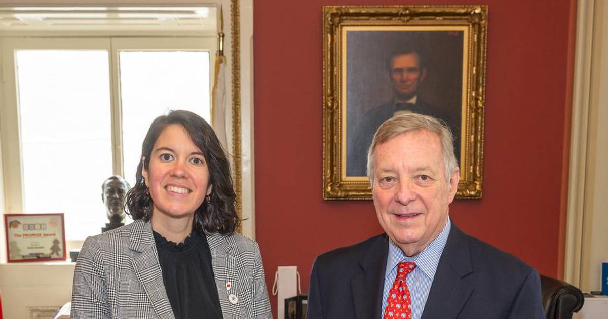 Oregon teacher Kimberly Radostits meets Sen. Durbin during visit to ...
