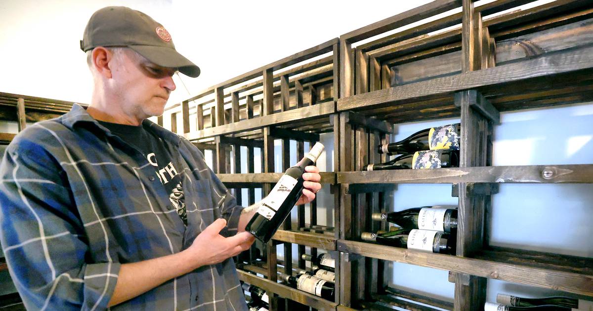 City of DeKalb supports Class VI wine bar with $6.3K grant – Shaw Local