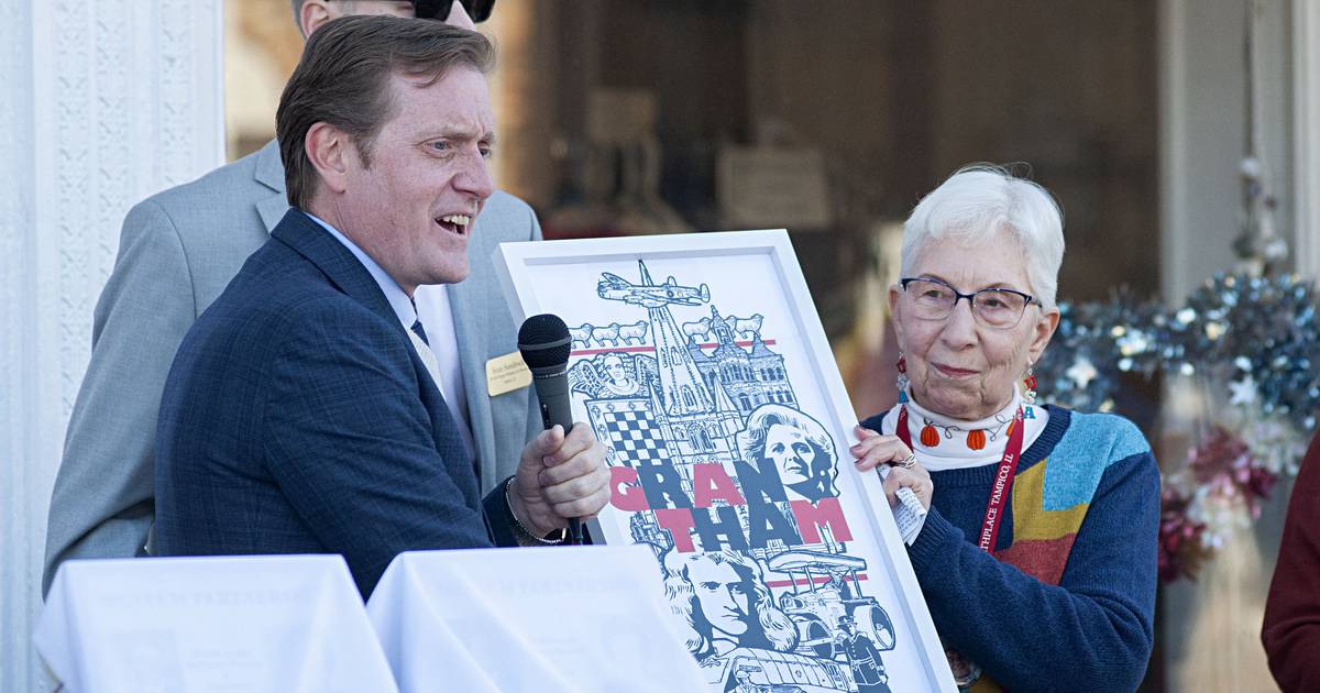 Grantham mayor tours Reagan sites, meets with Sauk Valley’s young ...