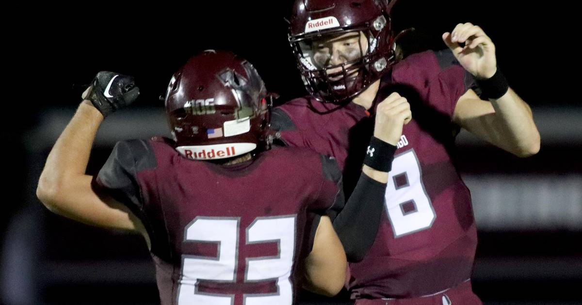 Marengo quarterback Josh Holst puts on a show with 8 total TDs in win ...