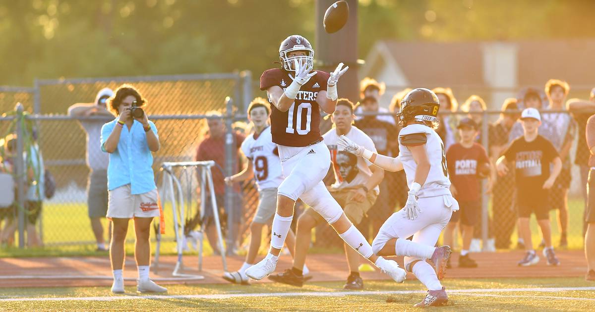 Photos: Joliet West vs. Lockport football – Shaw Local