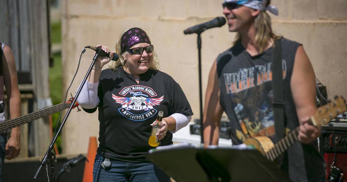 McHenry County residents honor late Dwight Maness with VA motorcycle ...