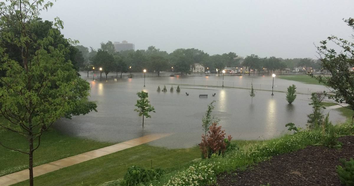 Wheaton flash floods cause power outages, 25 intersection closures ...