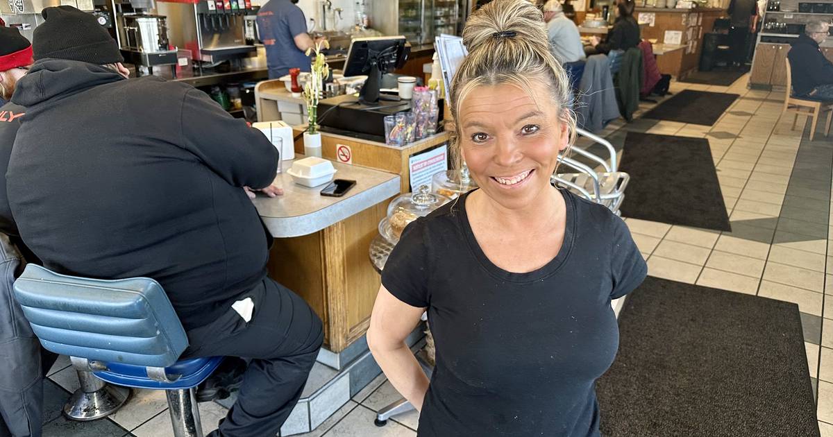 Community Exchange: Cafe Olympic’s firecracker server marks 30 years ...