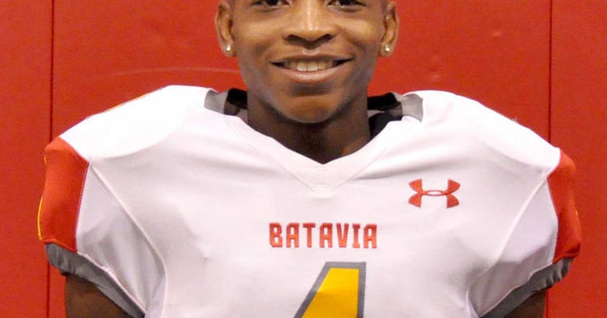 Batavia football player Reggie Phillips named St. Charles Bank & Trust ...