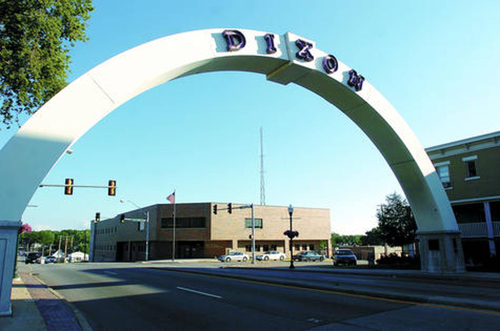 Dixon Memorial Arch will be spruced up this spring – Shaw Local