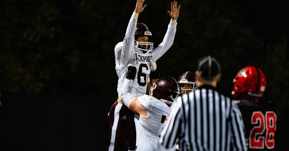 Lockport scores 5th win of season, 42-27 over Bolingbrook – Shaw Local