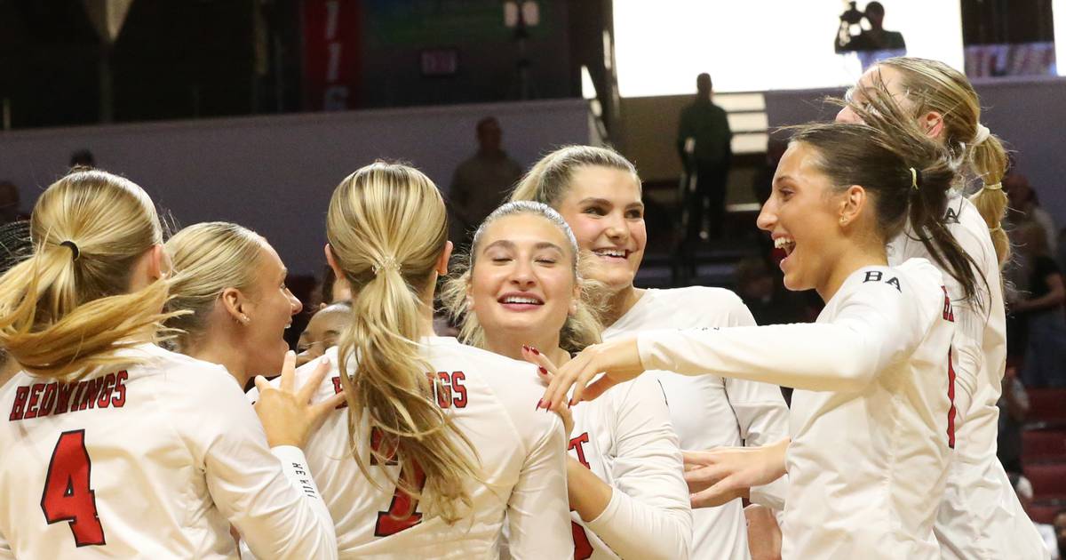 Benet’s block(ing) party helps Redwings advance to third straight Class ...