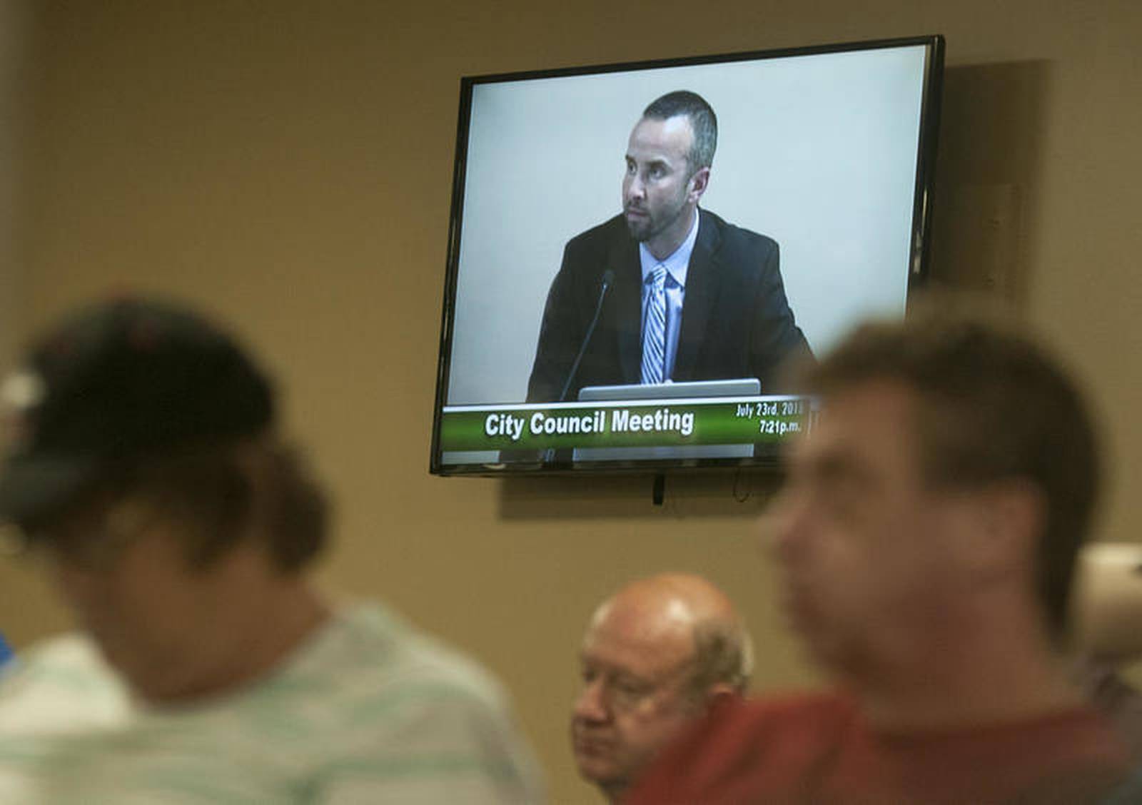 DeKalb City Council adopts 5G wireless tech ordinance – Shaw Local