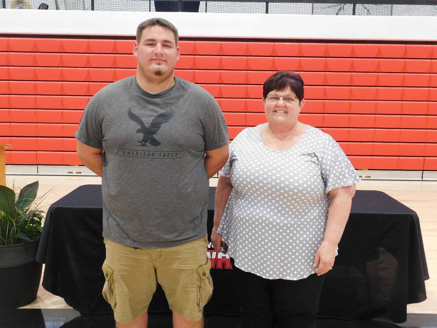 Woodland students honored with awards, scholarships – Shaw Local