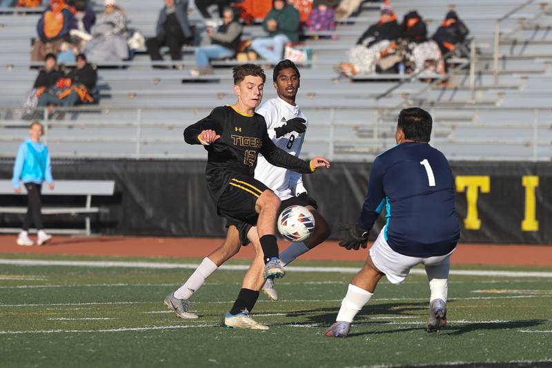 Photos: East Moline vs. Joliet West Boys Soccer Class 3A Regional ...