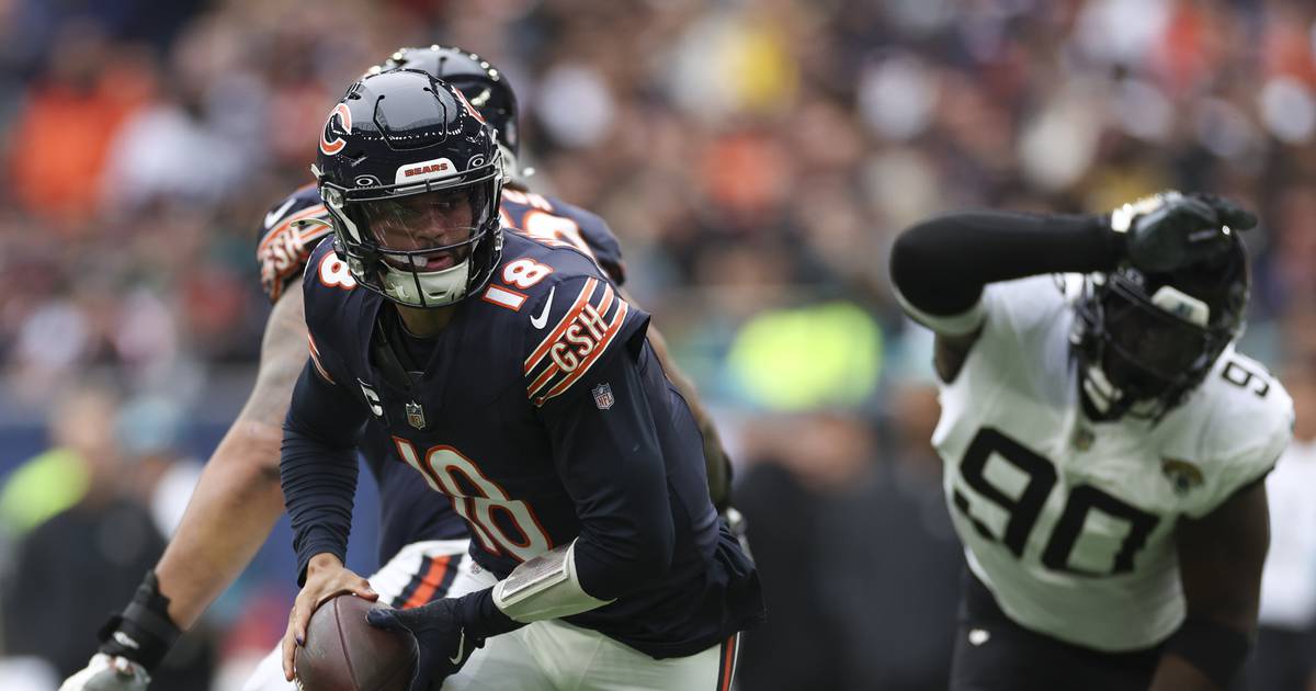 The Chicago Bears offense is rolling. Cole Kmet is pretty sure he knows ...