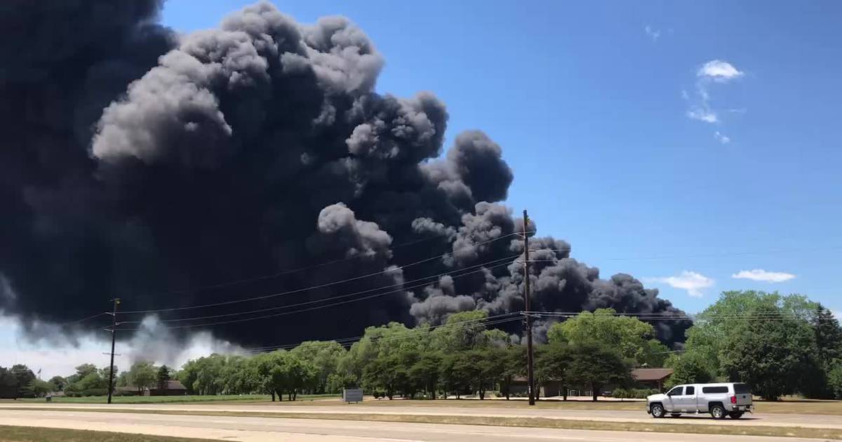Video: Chemtool fire in Rockton rages as smoke can be seen for miles ...