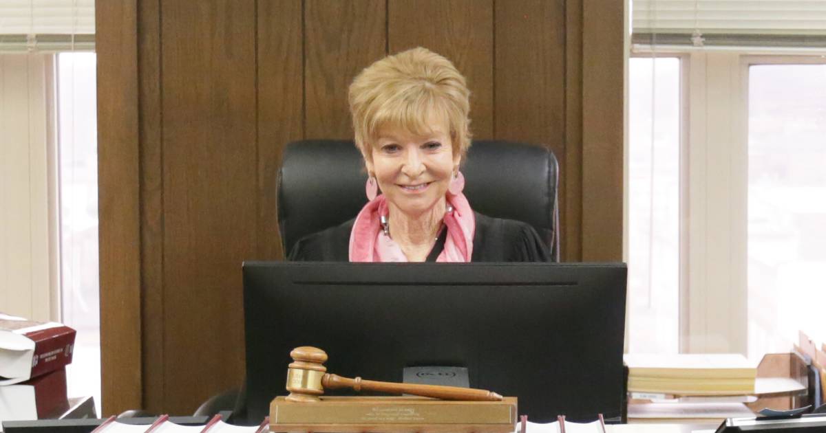 Judge Raccuglia to retire after 35 years on La Salle County bench ...