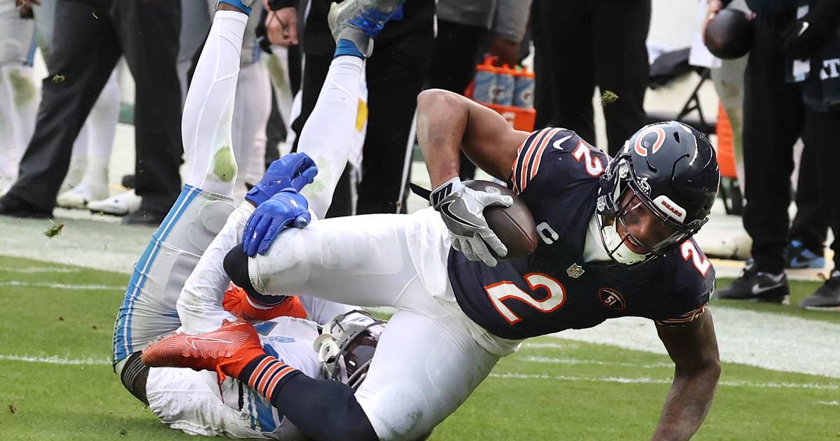 Chicago Bears injury report: DJ Moore, Jaquan Brisker listed questionable for Sunday – Shaw Local
