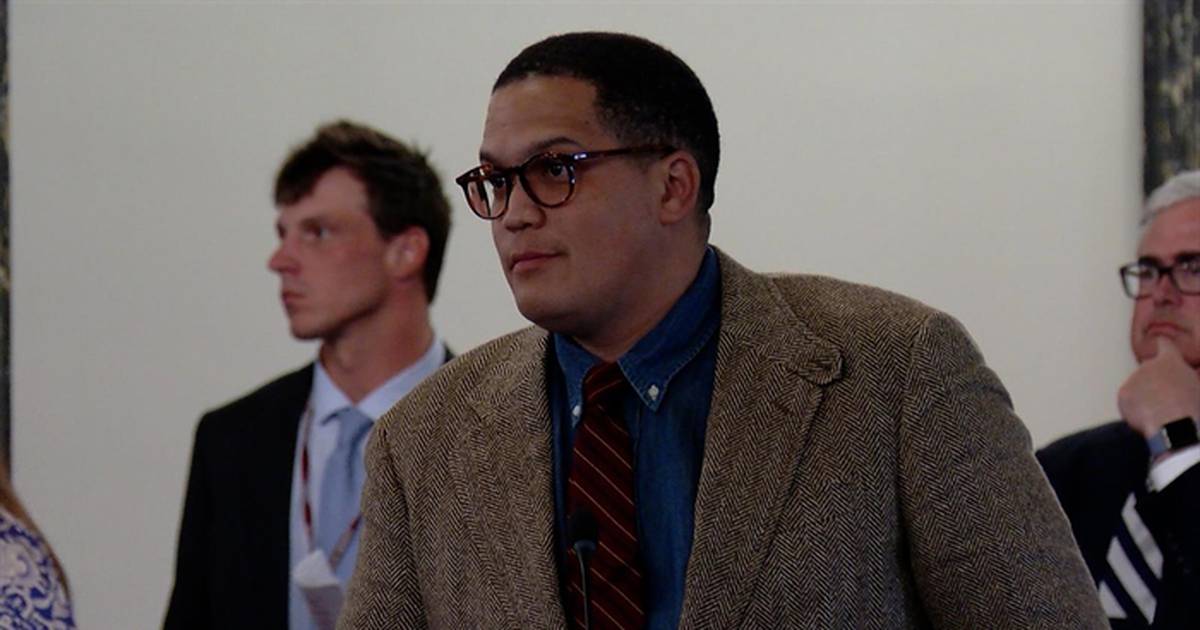 Labor-backed bill banning ‘captive audience’ meetings awaits Illinois ...