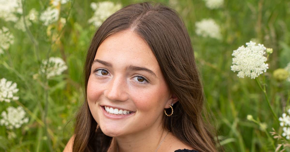 Newman High School honors Isabel Allen as student of the month – Shaw Local