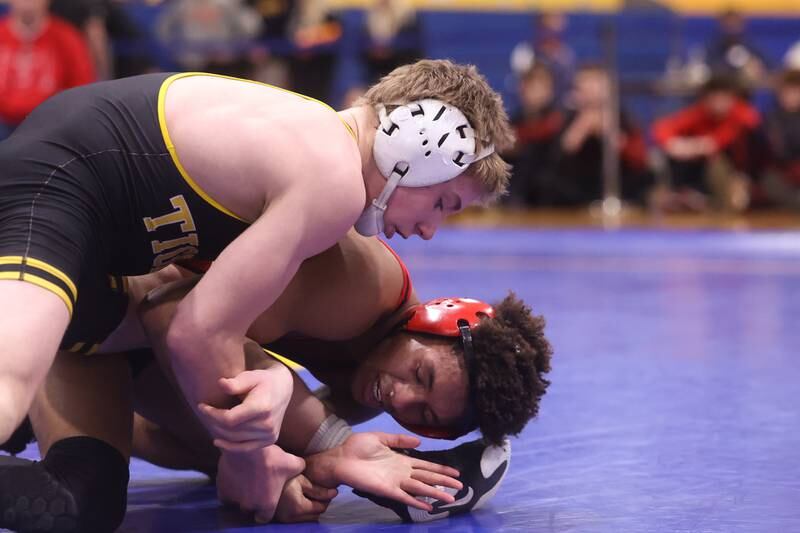 Photos: Joliet Central Class 3A Regional Boys Wrestling – Shaw Local