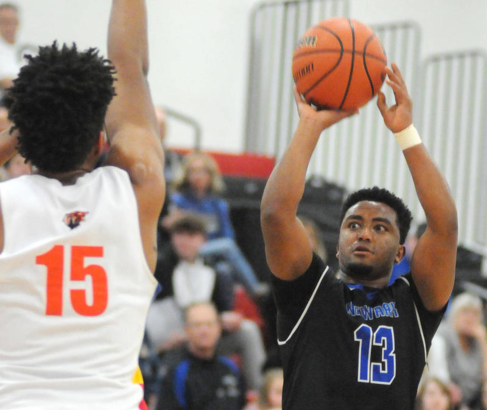 Boys Basketball: Leo leaves no doubt against Newark – Shaw Local