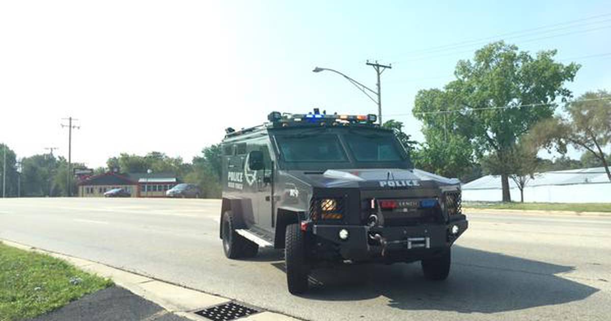 Fox Lake police officer shot, killed; manhunt underway – Shaw Local