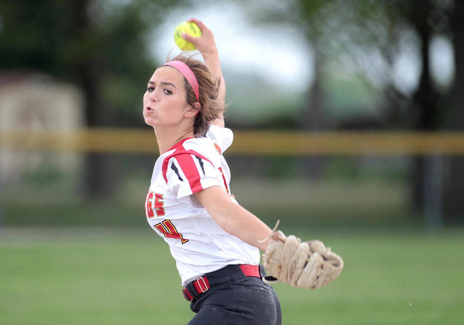 Lovestrand lifts Batavia softball to 'pretty good drubbing' of Geneva ...