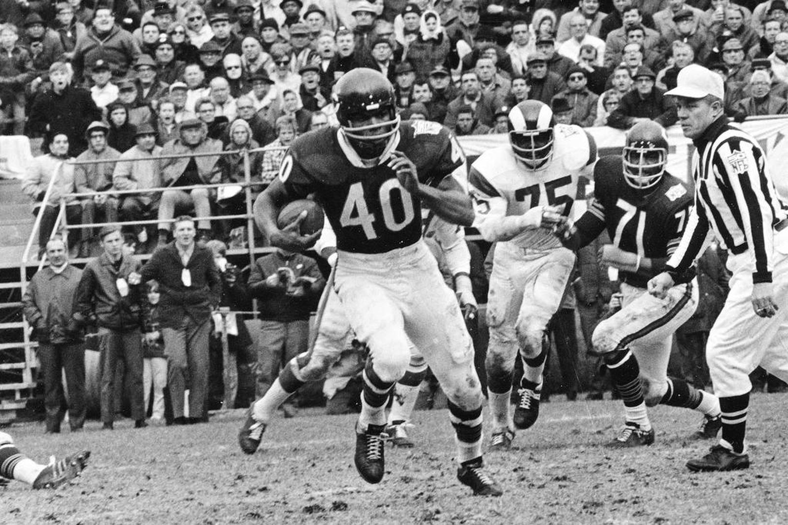 Hub Arkush: Gale Sayers was the greatest open field runner in the ...