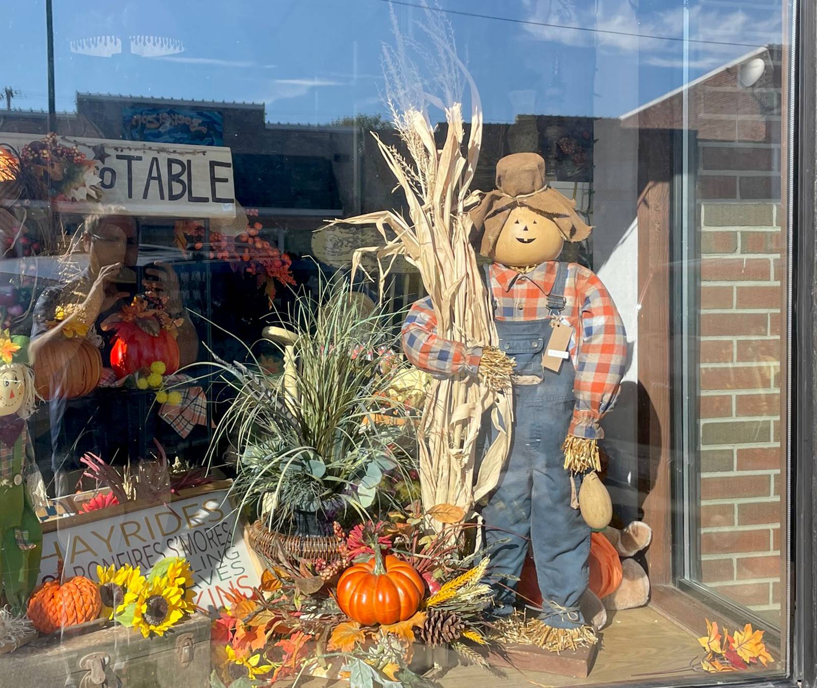 5 things to do in the Illinois Valley: Witches, scarecrows and ghost ...