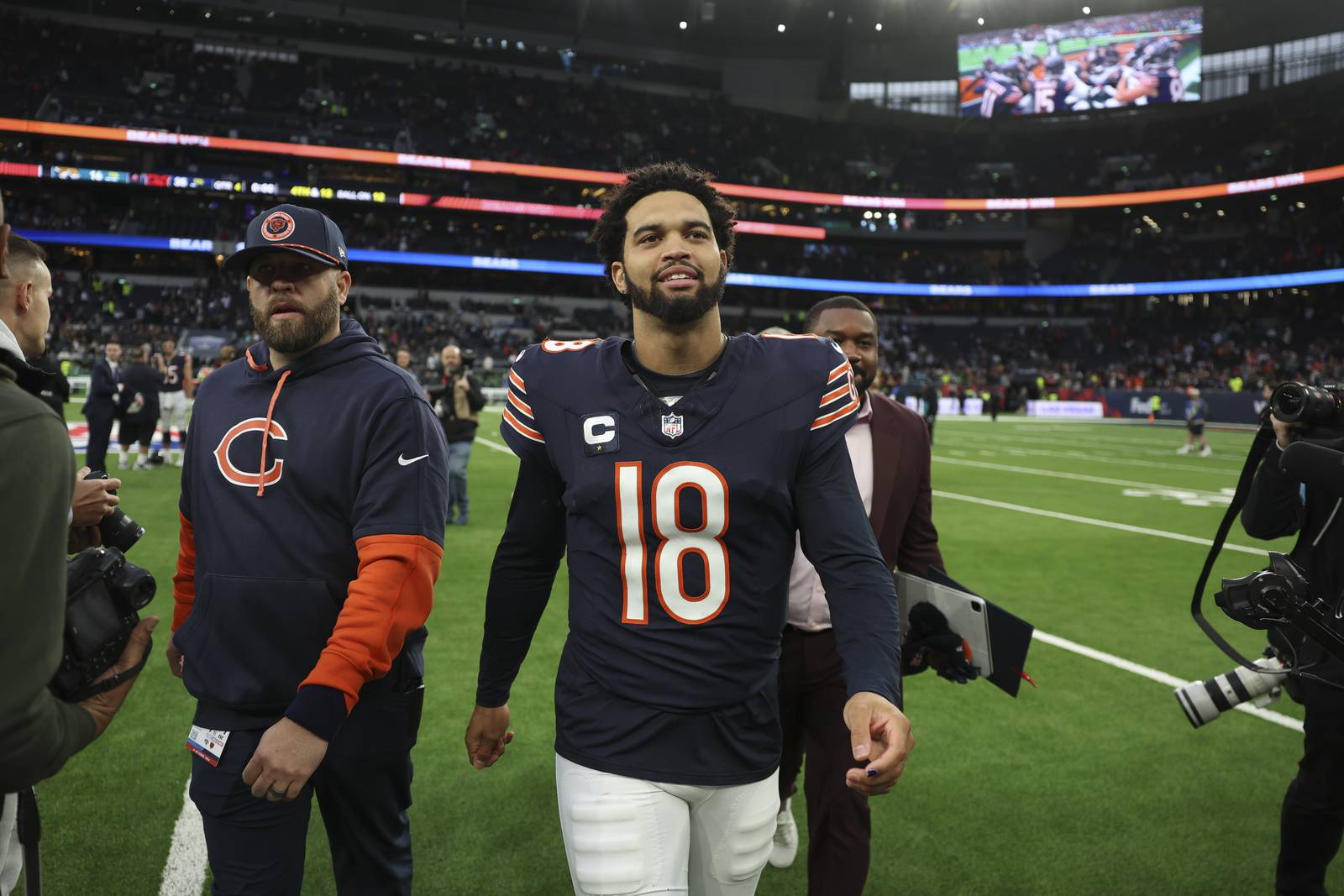 After 4 TDs, Caleb Williams is rolling. How good can these Chicago ...