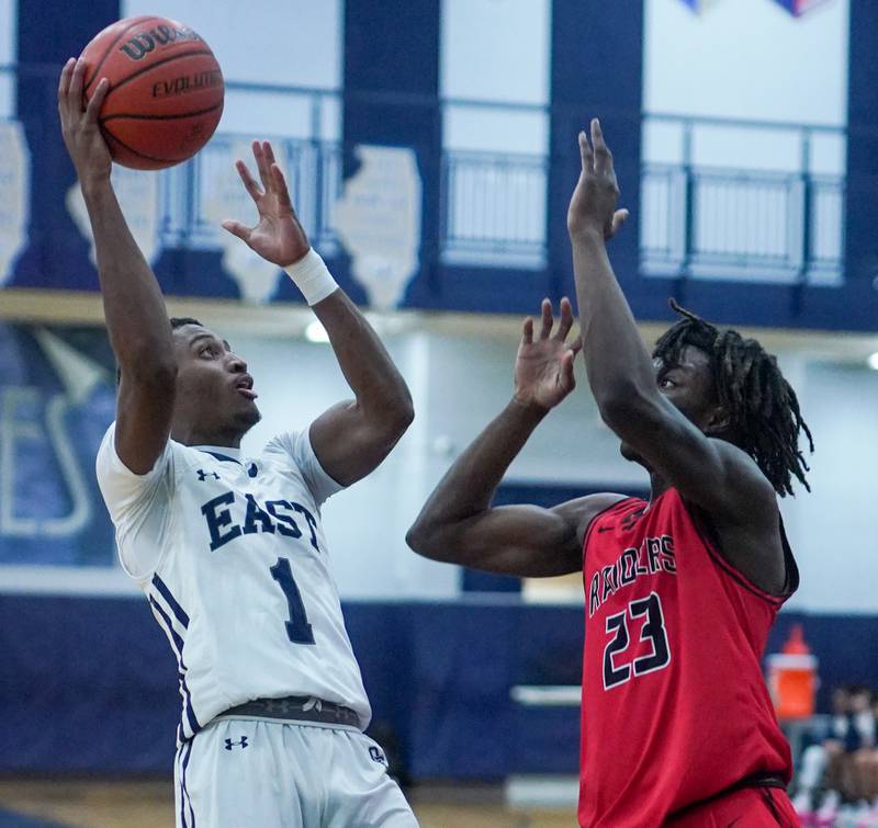 Photos: Bolingbrook vs. Oswego East boys basketball – Shaw Local