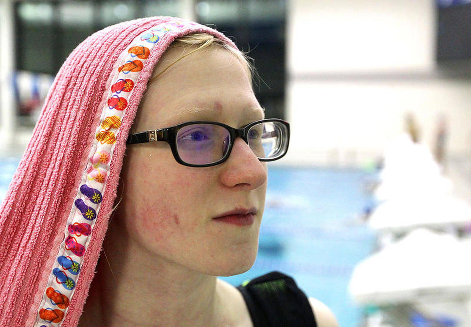 Crystal Lake legally blind swimmer training to make paralympic team ...