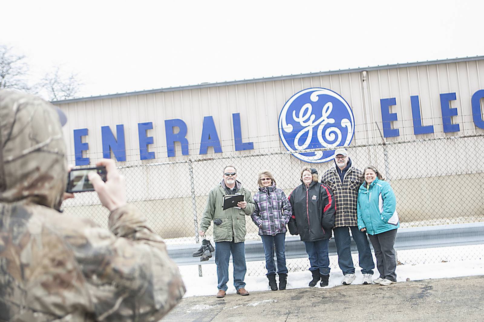GE workers bid farewell as plant closes – Shaw Local